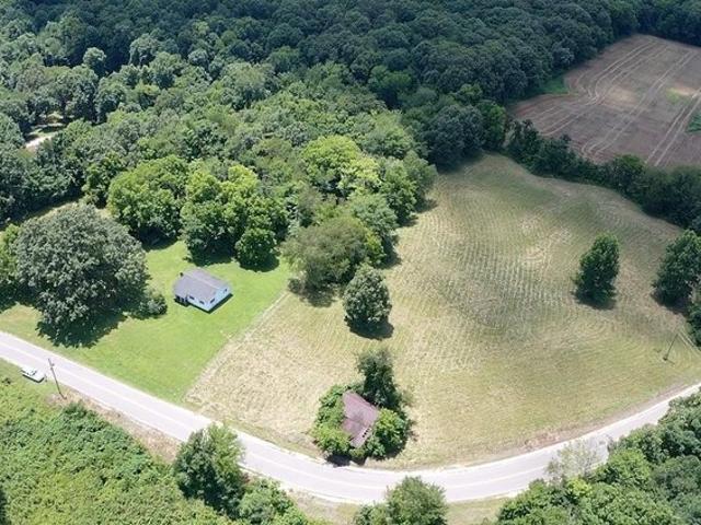 1425 Oak Grove Rd N, Buchanan, TN 38222