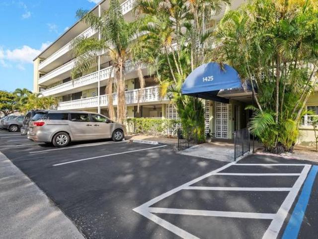 1425 Arthur St #212B, Hollywood, FL 33020