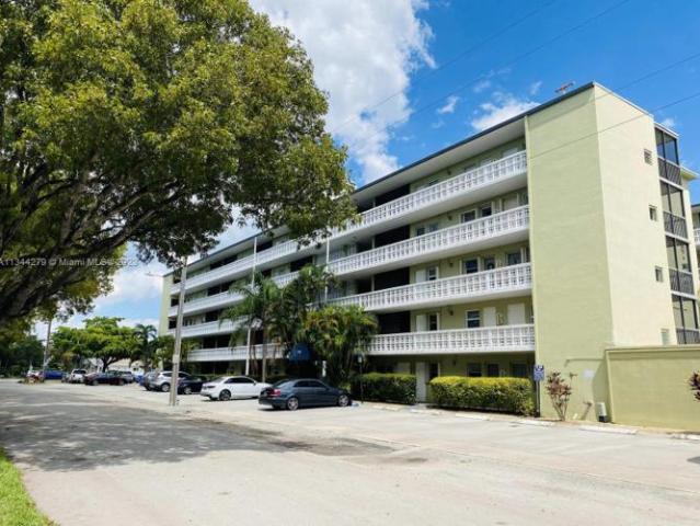 1425 Arthur St #302A, Hollywood, FL 33020