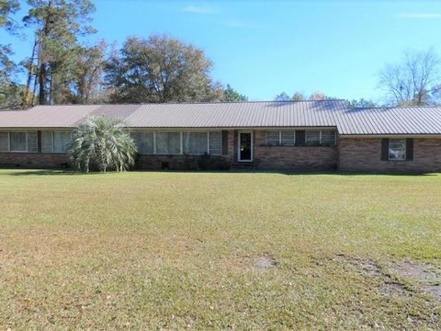1425 Blackshear Hwy, Baxley, GA 31513