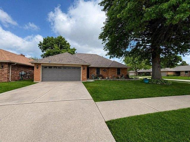 1425 Chimney Hill Rd, Yukon, OK 73099