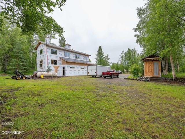 1425 E Petersville Rd, Trapper Creek, AK 99683