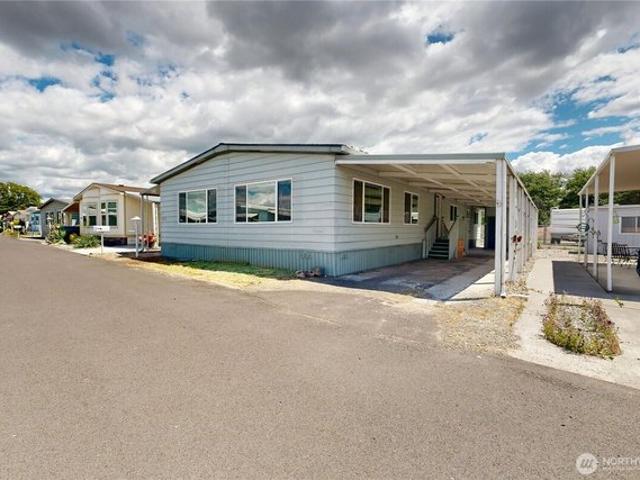 1425 Emerald St, Walla, WA 99362