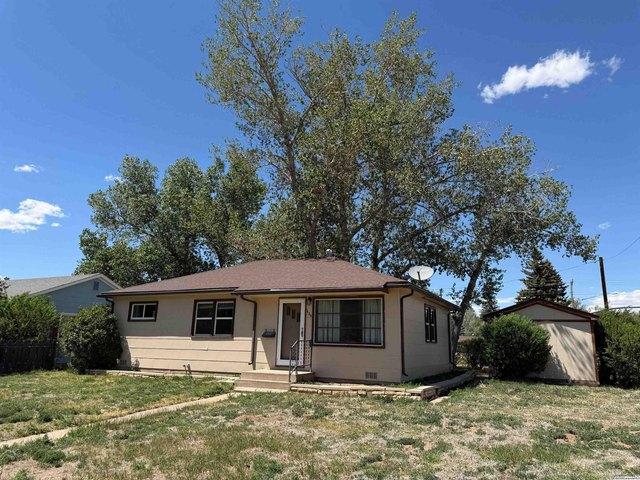 1425 Fetterman Dr, Laramie, WY 82070
