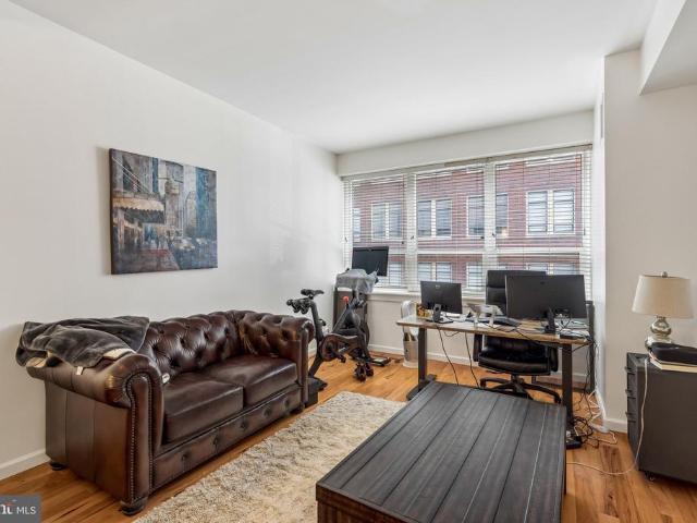 1425 Locust Street # 4E
