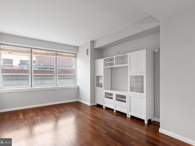 1425 Locust Street # 9E