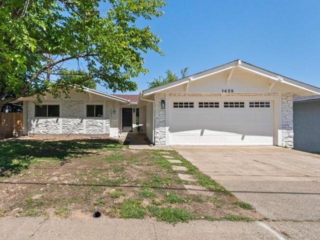 1425 Pleasant St, Redding, CA 96001