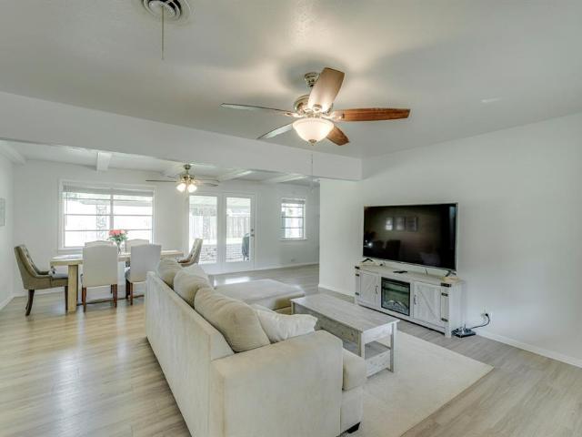1425 Ridgecrest Drive