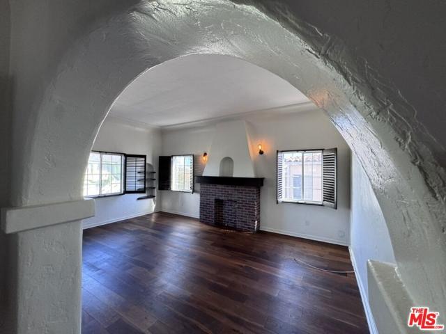1425 S Curson Avenue