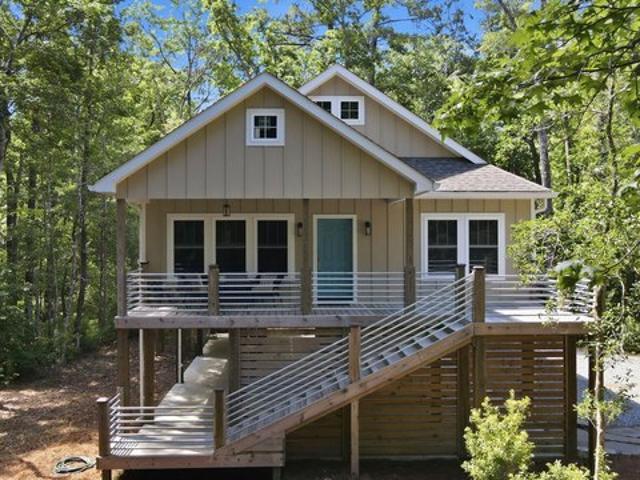 1425 Seafarer Dr, Oriental, NC 28571