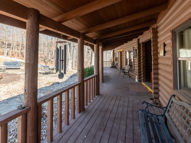 1425 Skyline Drive