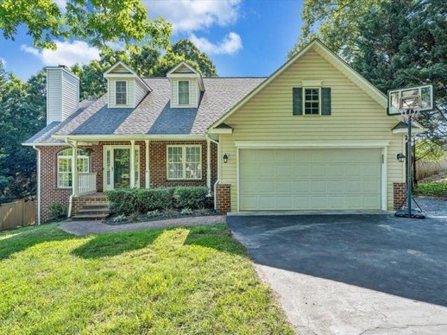 1425 Virginia Ridge Dr, Hardy, VA 24101