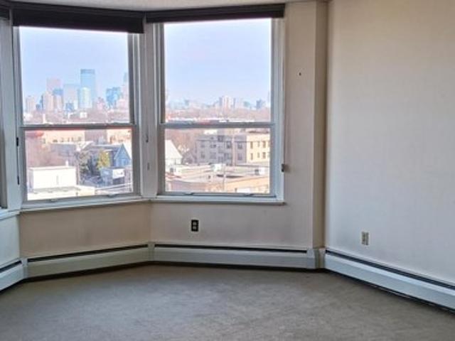1425 W 28th St Apt 618, Minneapolis, MN 55408