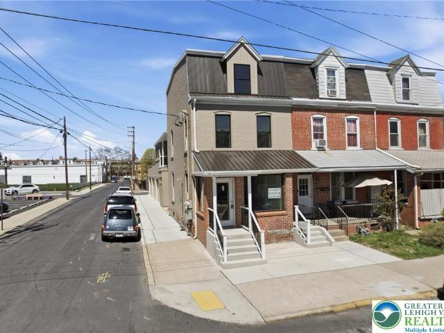 1425 W Gordon Street 1
