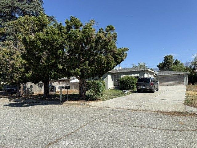 1425 W Hays St, Banning, CA 92220