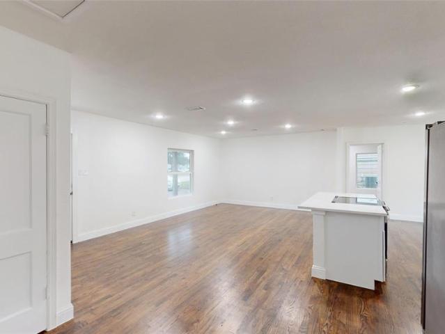 1425 W Walnut Street