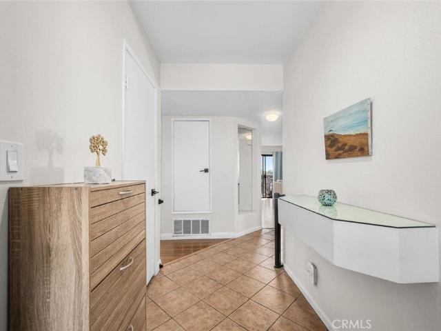 1425 2nd St, Unit 301, Long Beach, CA 90802 | MLS #PW26062