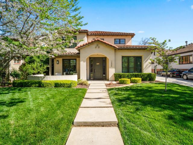 1425 37th St, Sacramento, CA 95816 | MLS #226050 | Compass