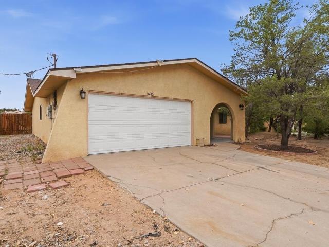 1425 32nd Circle SE