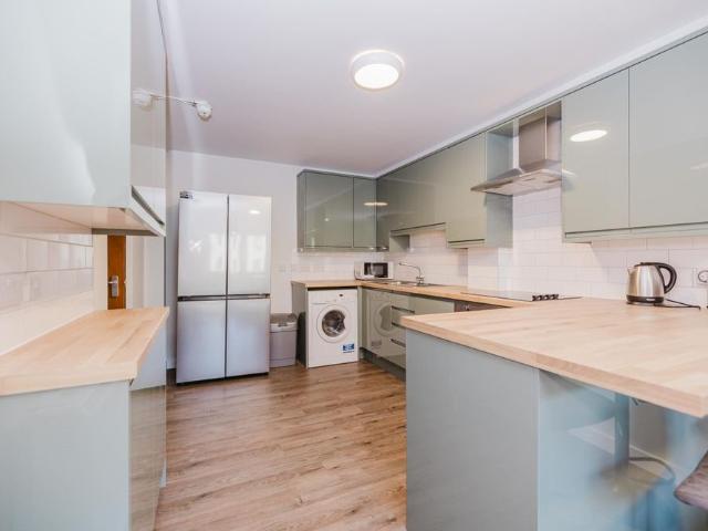 1425L West Bryson Road, Edinburgh, EH11 1EH