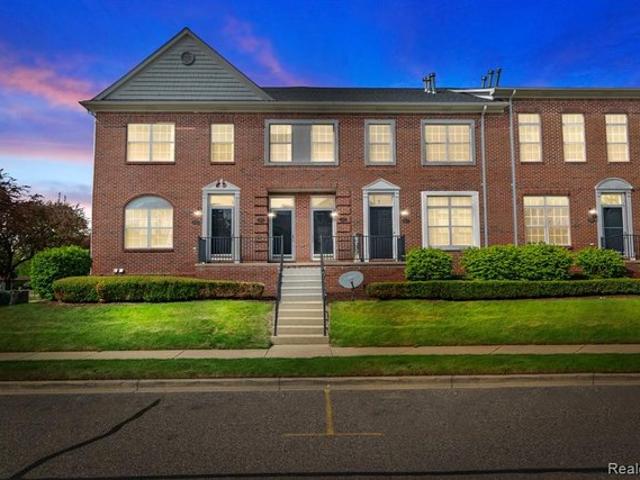 14267 Vauxhall Dr, Sterling Heights, MI 48313