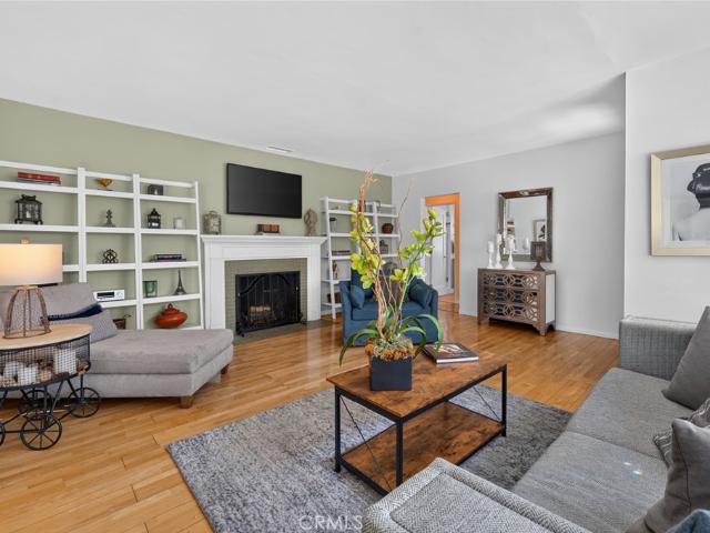 1426 N Buena Vista