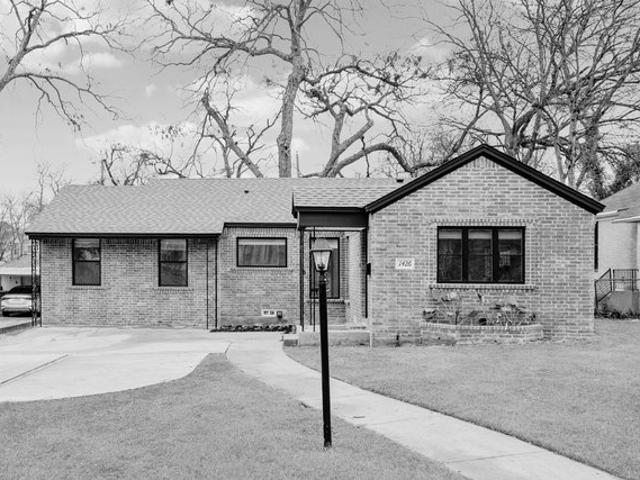 1426 Alaska Ave, Dallas, TX 75216