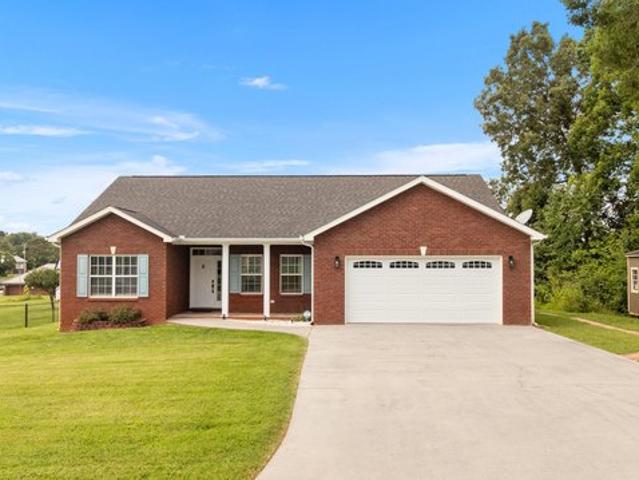 1426 Benjamin Blvd, Sevierville, TN 37876