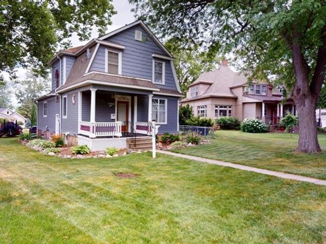 1426 Circle Dr, Albert Lea, MN 56007