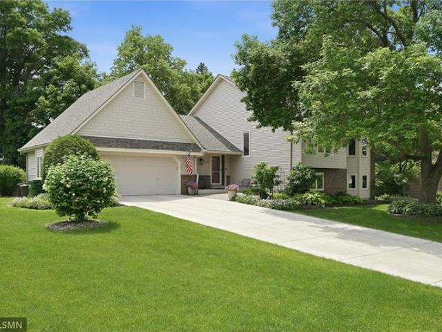 1426 Colleen Ave, Arden Hills, MN 55112