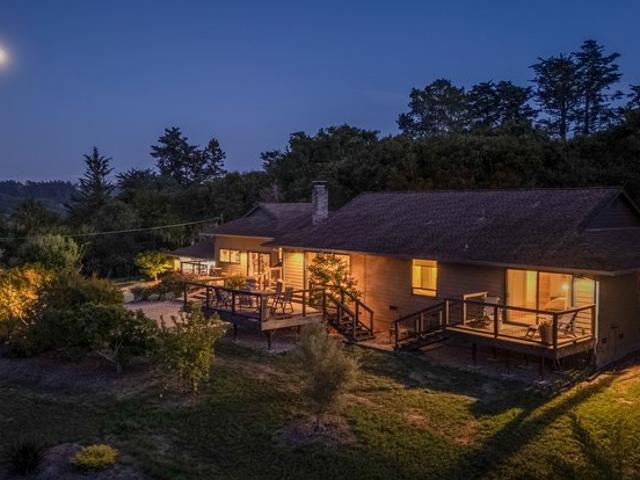 1426 Darby Rd, Sebastopol, CA 95472