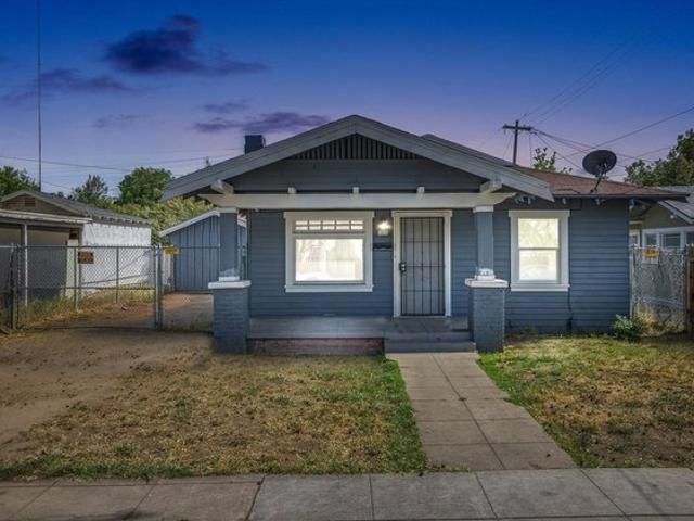 1426 E Patterson Ave, Fresno, CA 93728