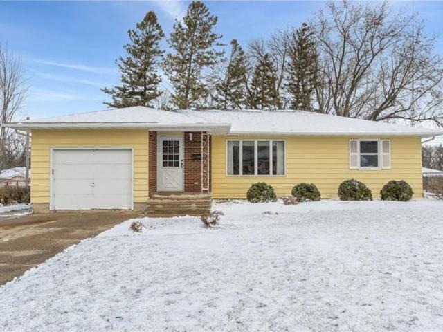 1426 Eden Ln, Faribault, MN 55021