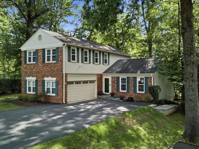 1426 Fallswood Dr, Rockville, MD 20854
