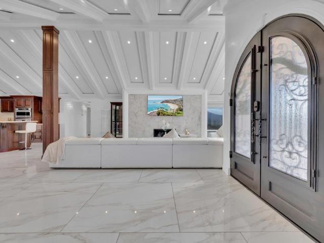 1426 Hidden Mesa View Dr, El Cajon, CA 92019 | MLS #PTP2601