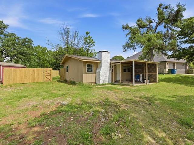 1426 Lakeshore Blvd, Oak Point, TX 75068