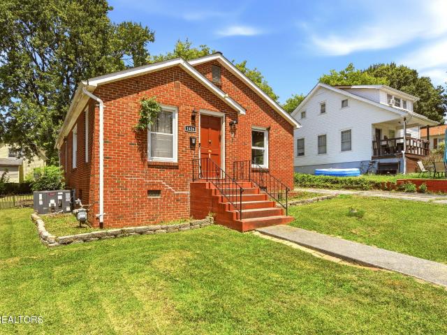 1426 Remsen St