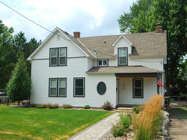 1426 5th St S, Stillwater, MN 55082