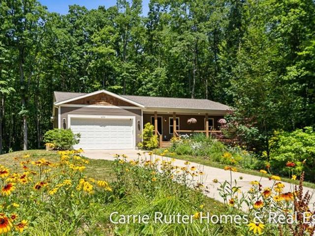 14271 Lori Ln, Spring Lake, MI 49456