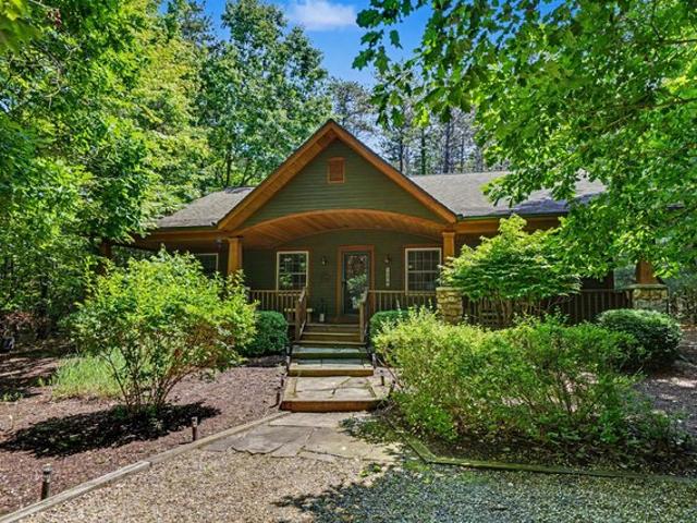 14279 Wildwood Ln, Harbert, MI 49115