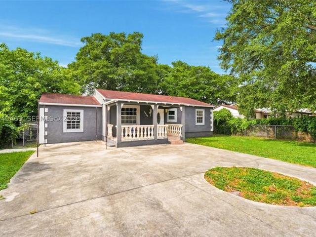 1427 NW 101st St, Miami, FL 33147