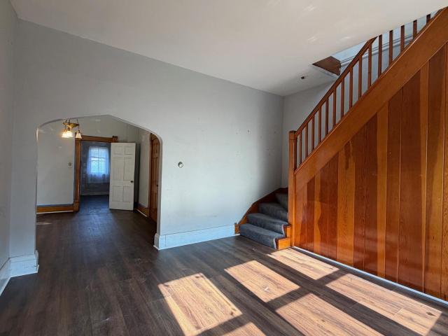 1427 N 24th Pl