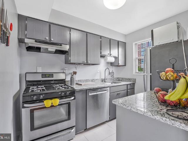 1427 N Nash Street N # 202
