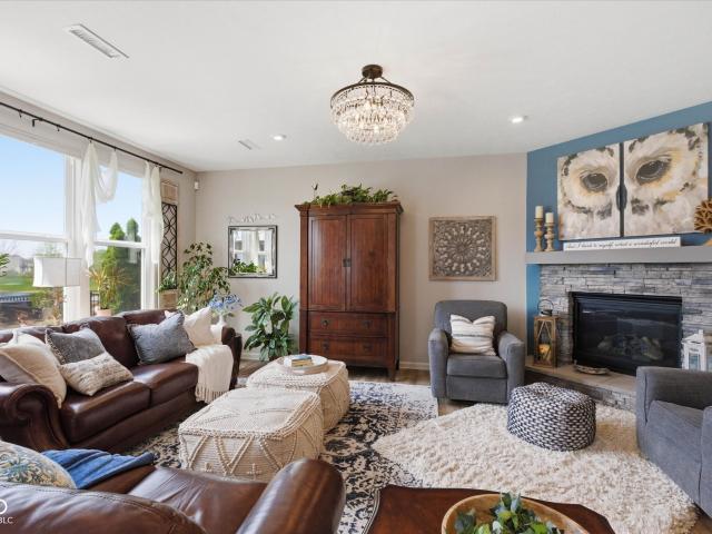 1427 Oak Lake Lane