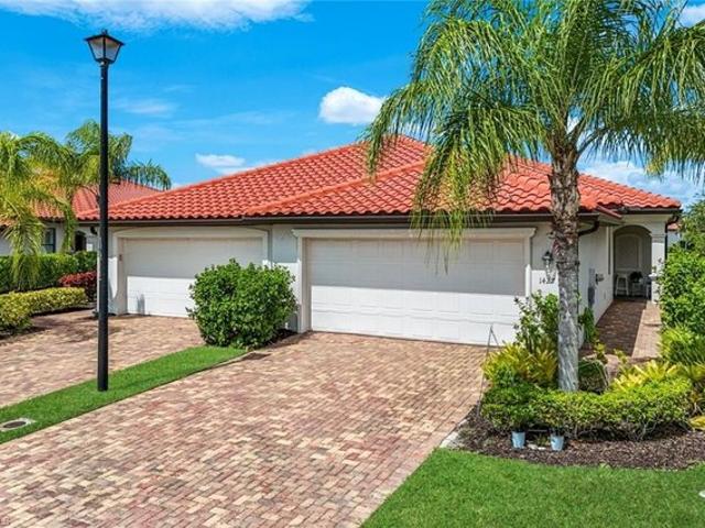 1427 Oceania Dr S, Naples, FL 34113