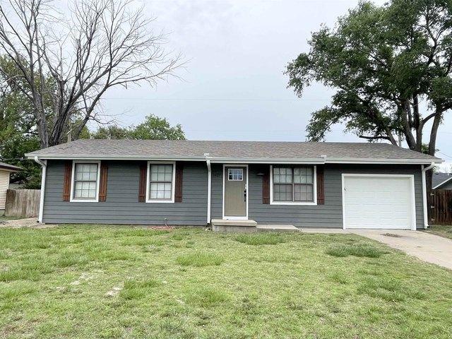1427 Bradshaw Dr, Salina, KS 67401