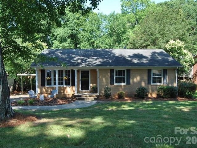 1427 Churchill Dr, Gastonia, NC 28054