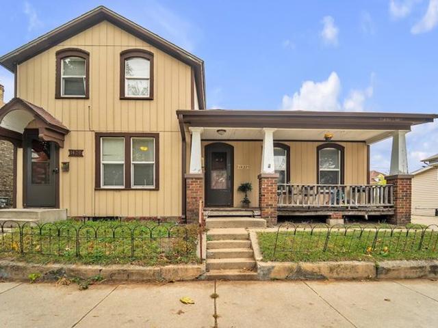 1427 Erie St, Racine, WI 53402