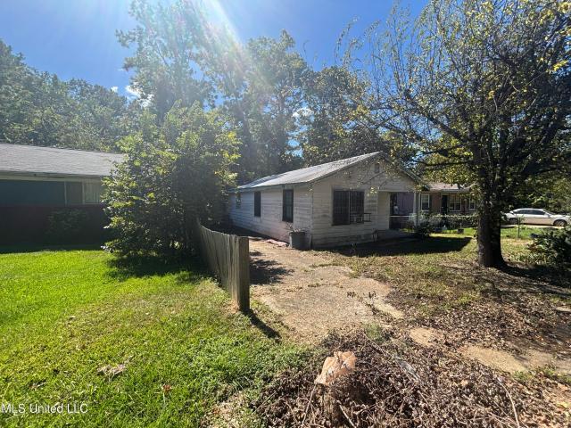 1427 Fernwood Drive