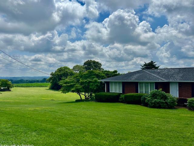 1427 Laurel Hills Circle